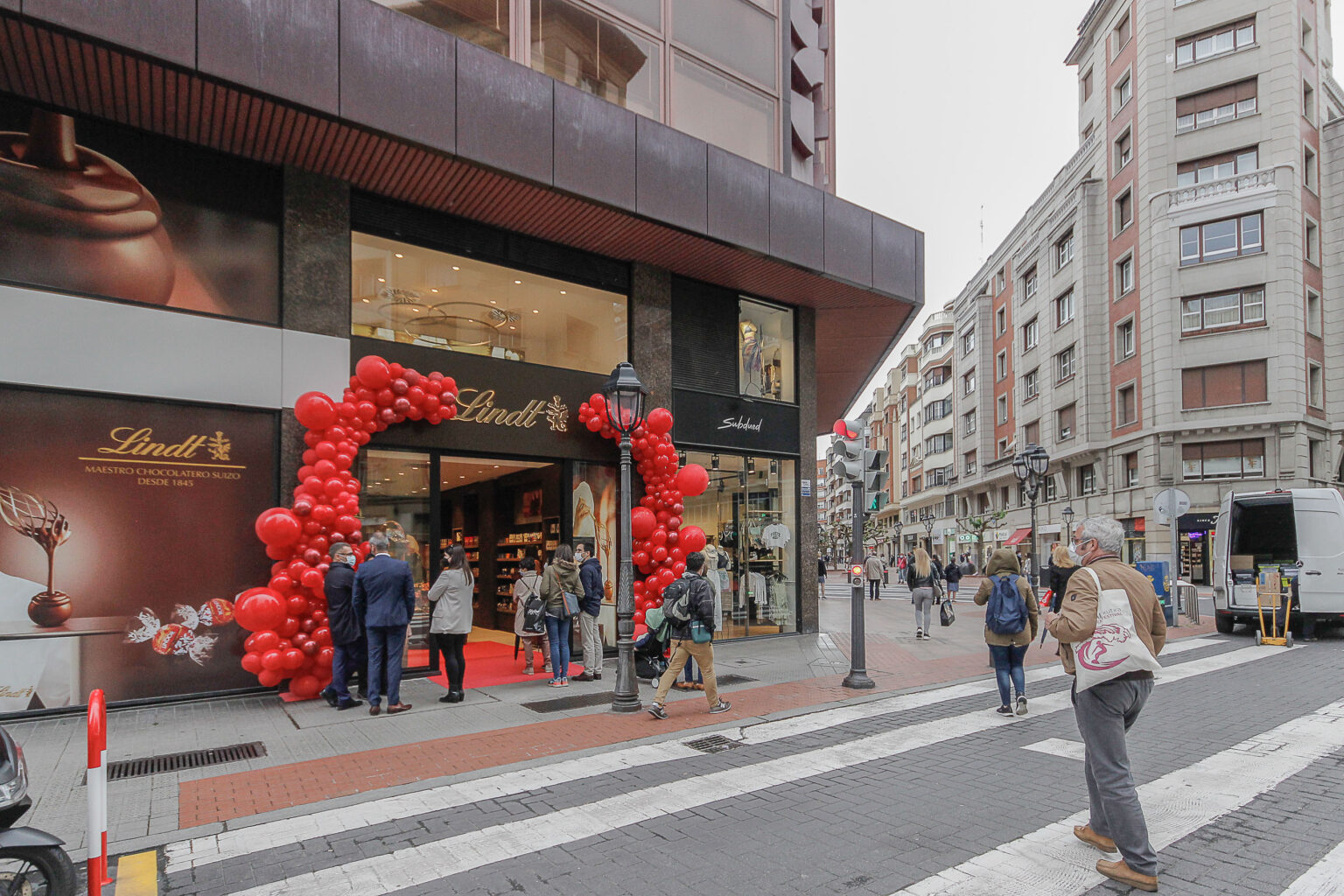 LINDT Bilbao - R Disseny | Retail Design in Barcelona